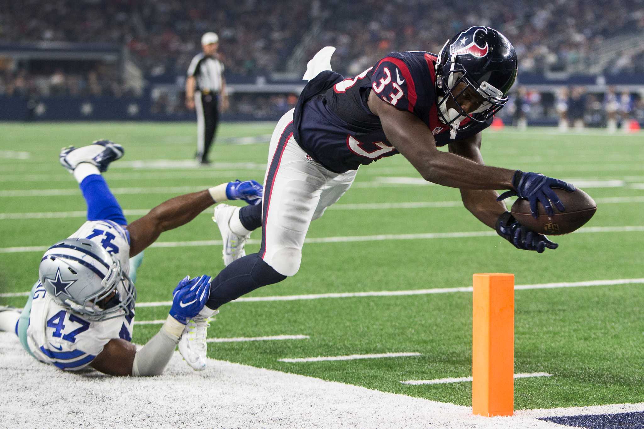 Texans' Akeem Hunt builds strong case for roster spot with solid ...