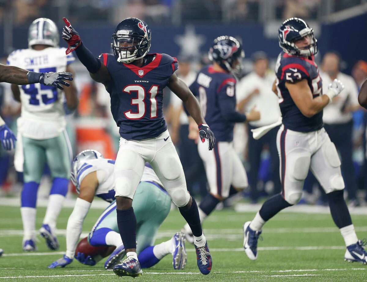 J.J. Watt back practicing with Texans