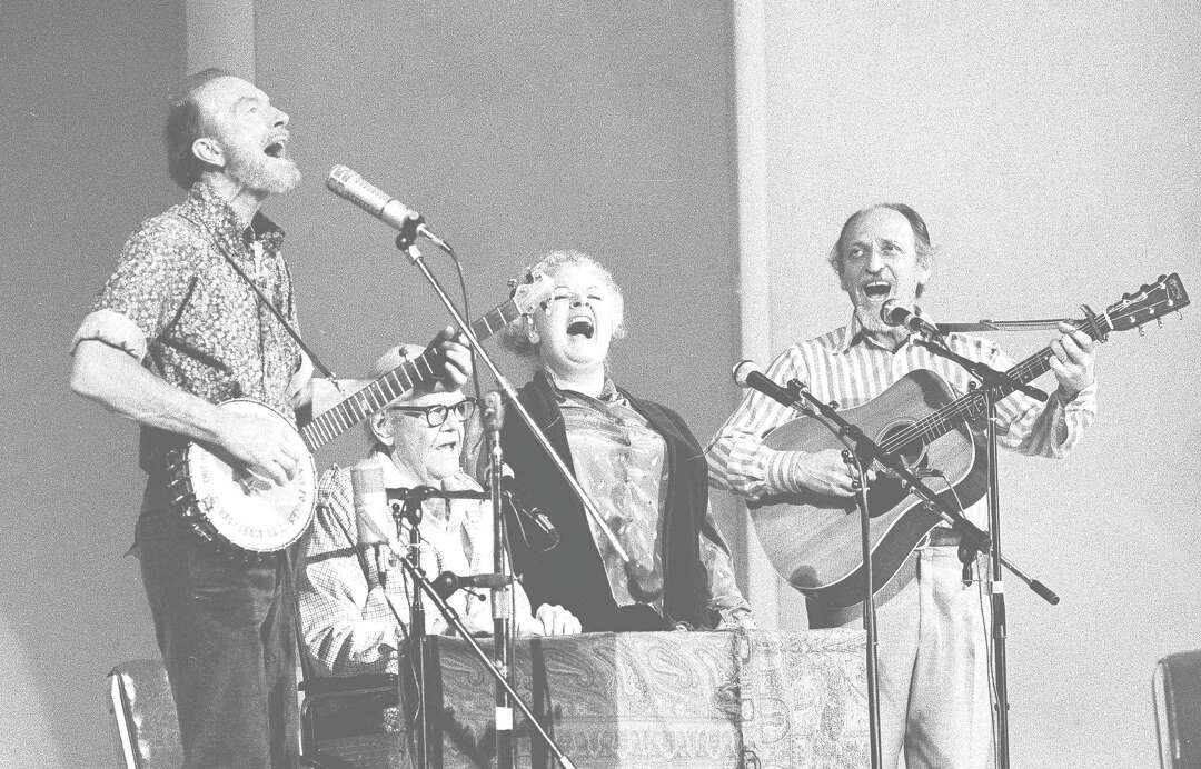 Fred Hellerman, founding member of folk quartet Weavers, dies