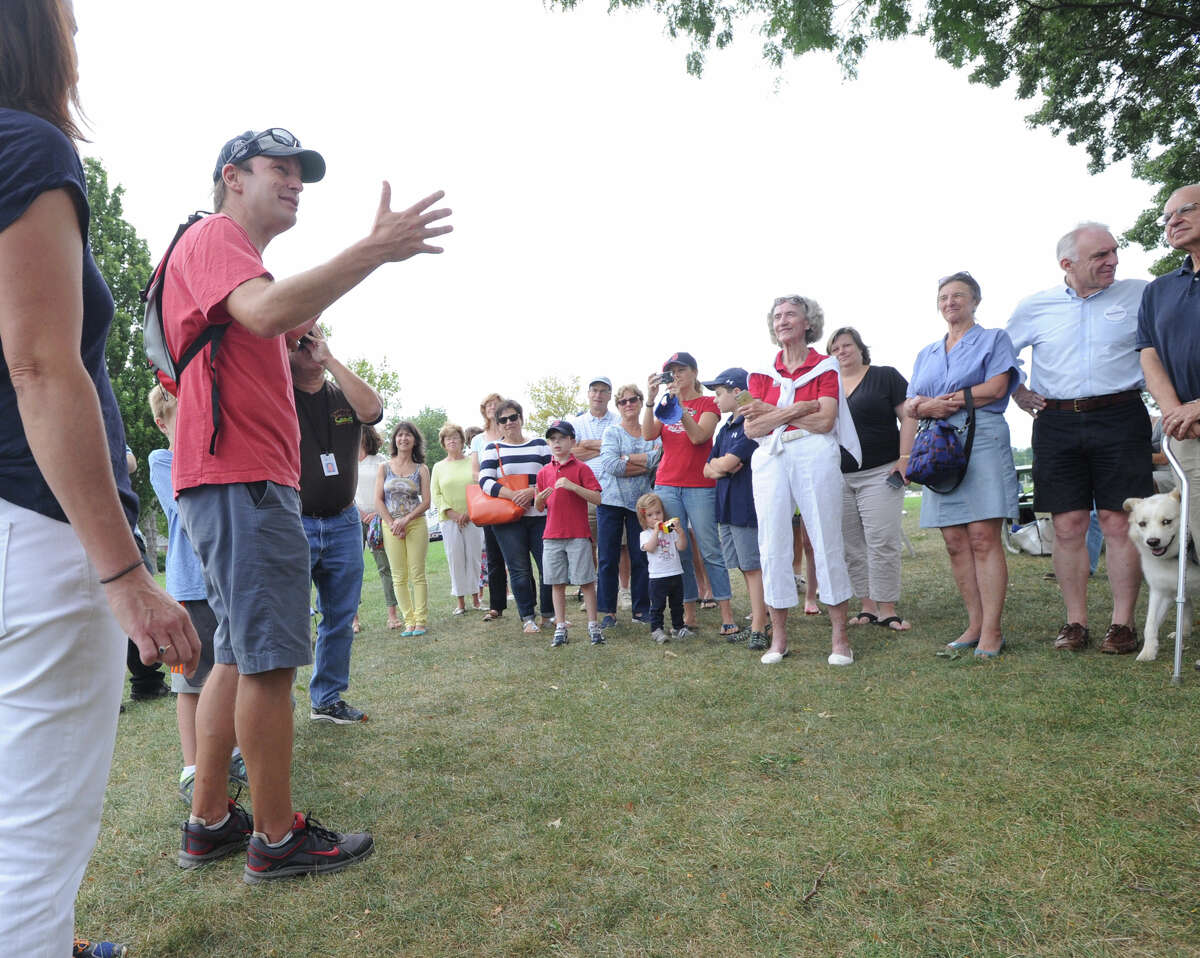 Sen. Chris Murphy ends 130-mile walk across state in Greenwich