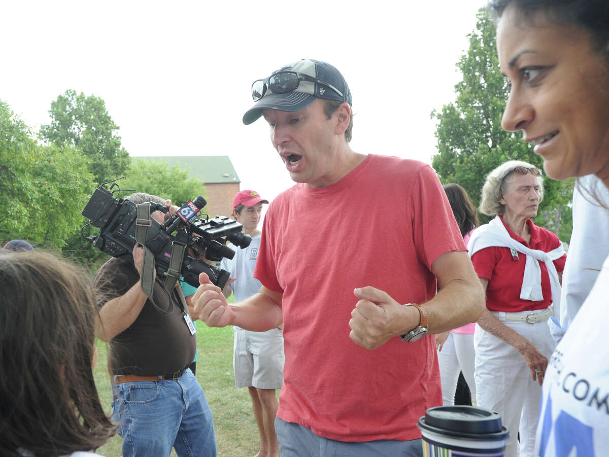Sen. Chris Murphy ends 130-mile walk across state in Greenwich