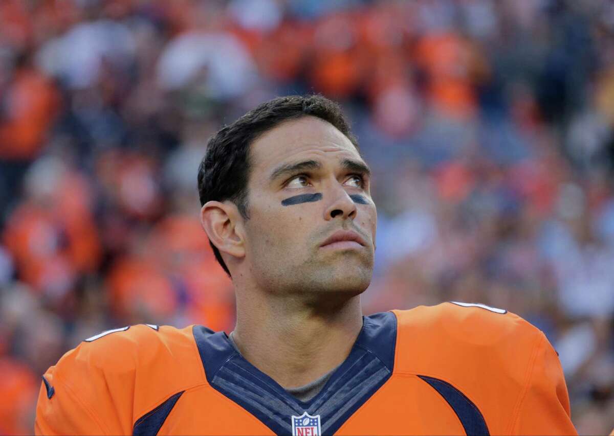 NFL: Cowboys add Mark Sanchez as backup QB, keep options open with Tony ...