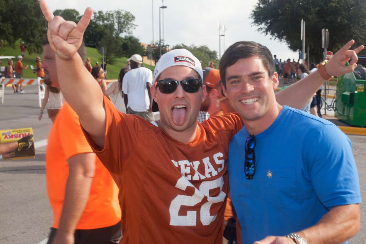 Longhorn fans party hard before opening Notre Dame game with massive ...