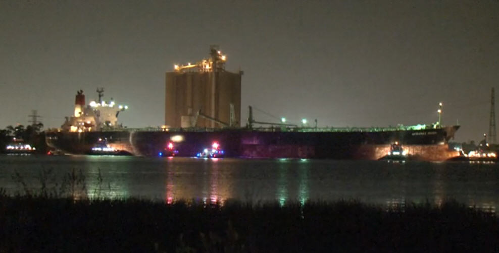 Fuel spill, fire close Houston Ship Channel for 15 hours