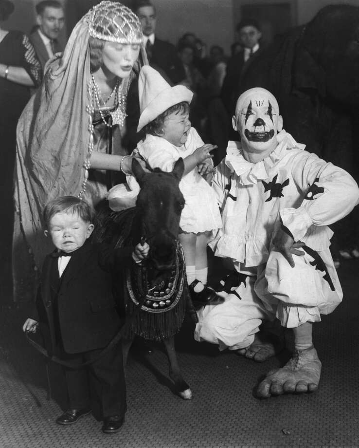 Vintage photos of unintentionally creepy clowns - San Antonio Express-News