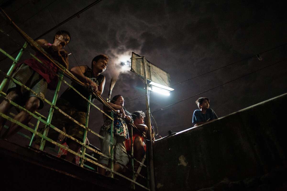 Philippines: Series of drug raids seize nearly a ton of meth