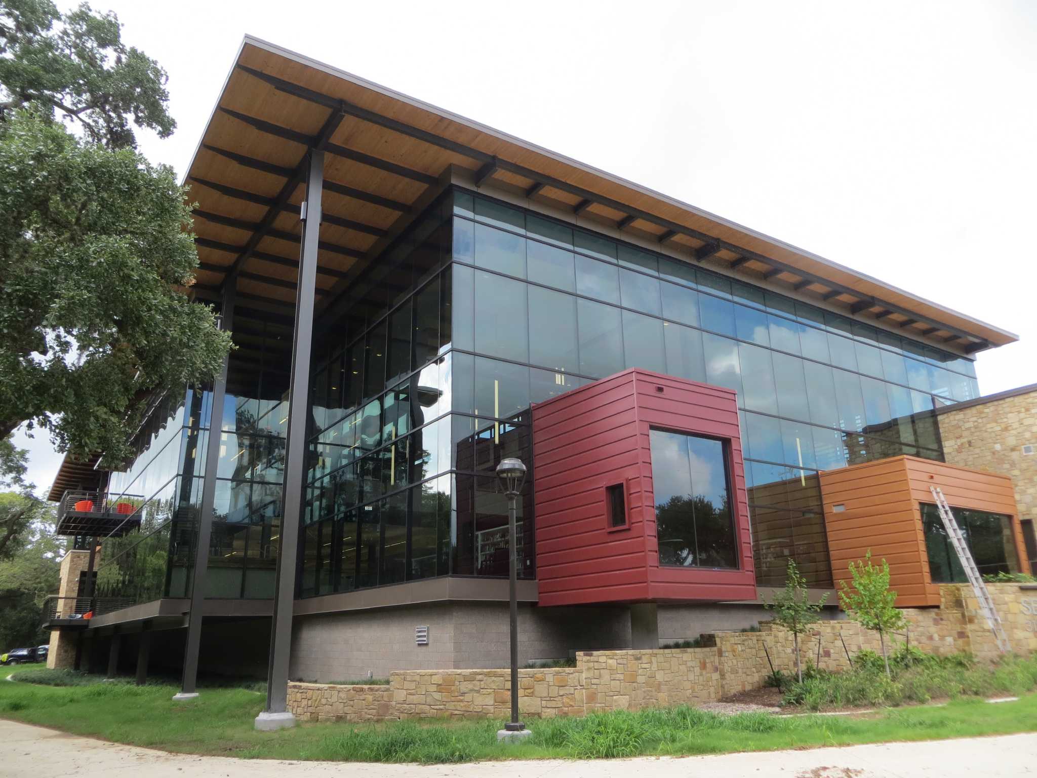 Seguin’s new library is like a walk in the woods
