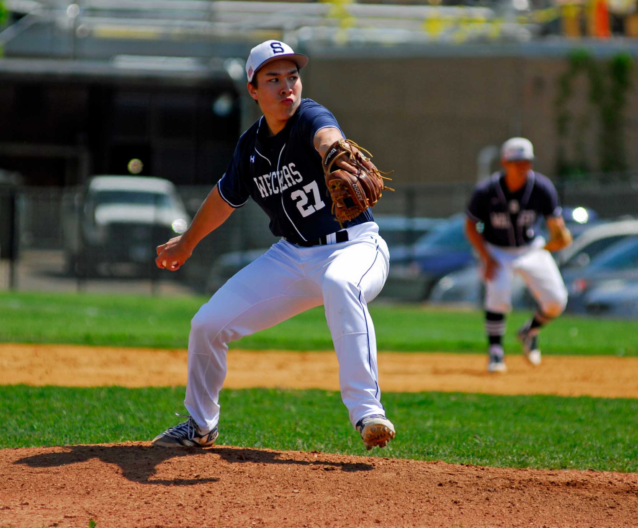 Staples star Knight gives verbal commitment to Duke