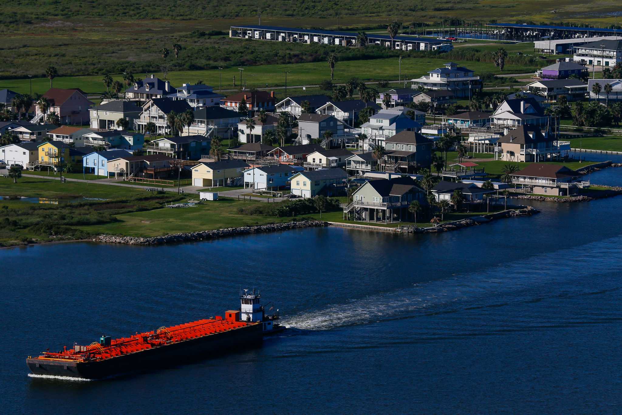 Coastal barrier plan 'Ike Dike' draws support, needs funding