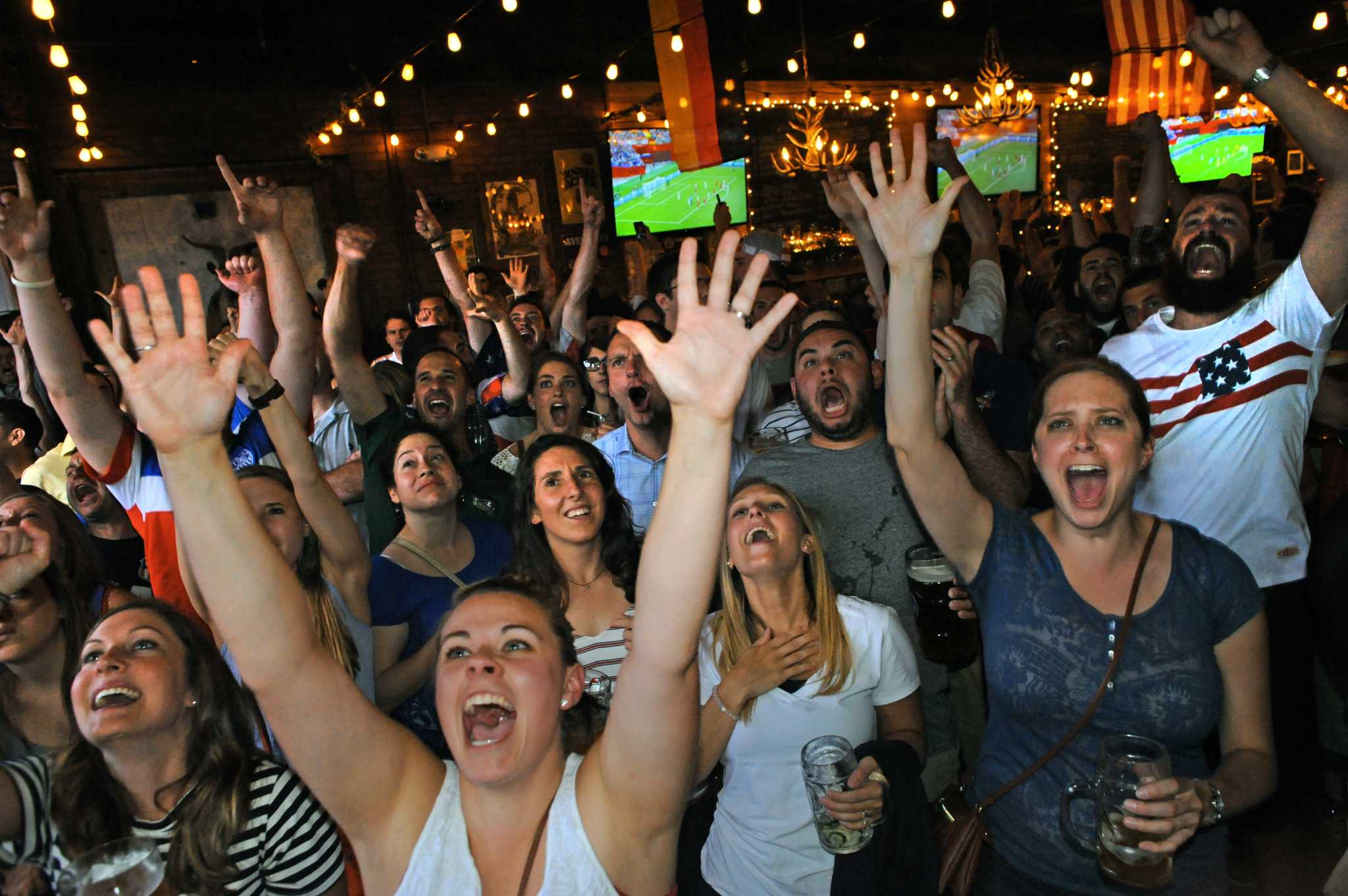 A toast to Sunday morning booze sale