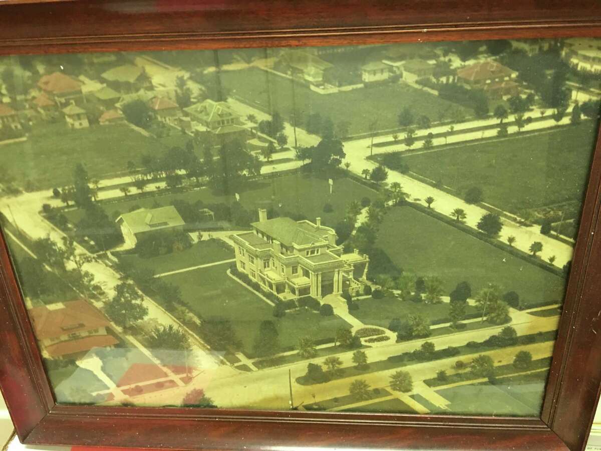 Wife of University of St. Thomas president looks to restore Link-Lee ...