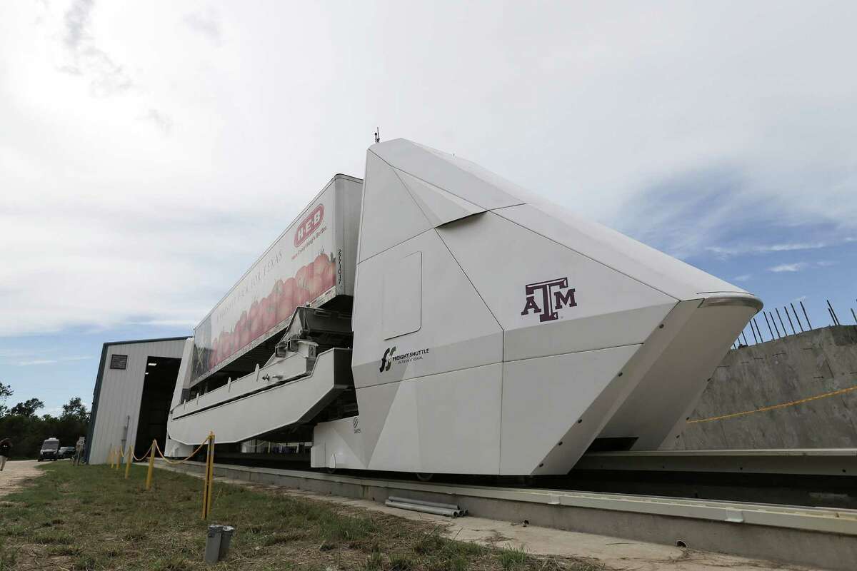Houston port shuttle hailed as potential freight-handling breakthrough