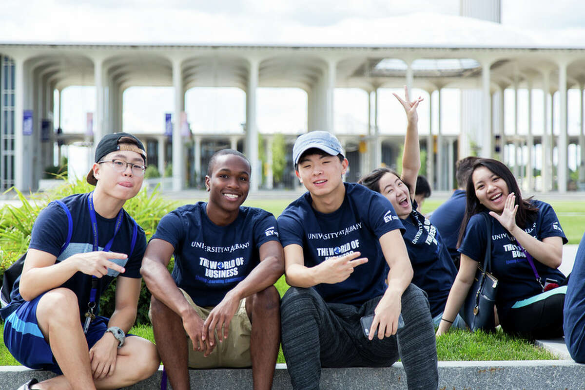 SEEN: UAlbany students doing good works