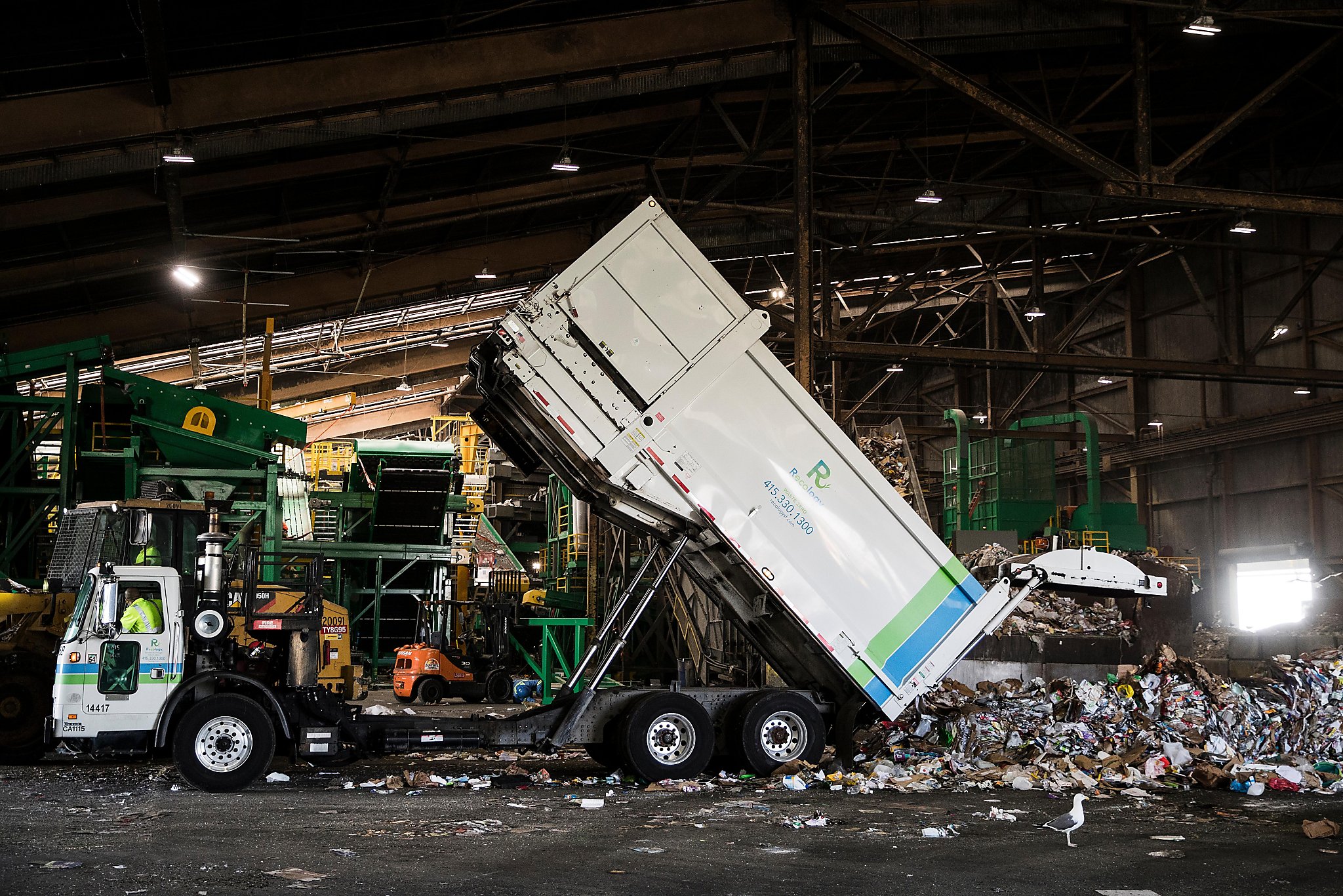 Man in critical condition in SF after being crushed in garbage truck