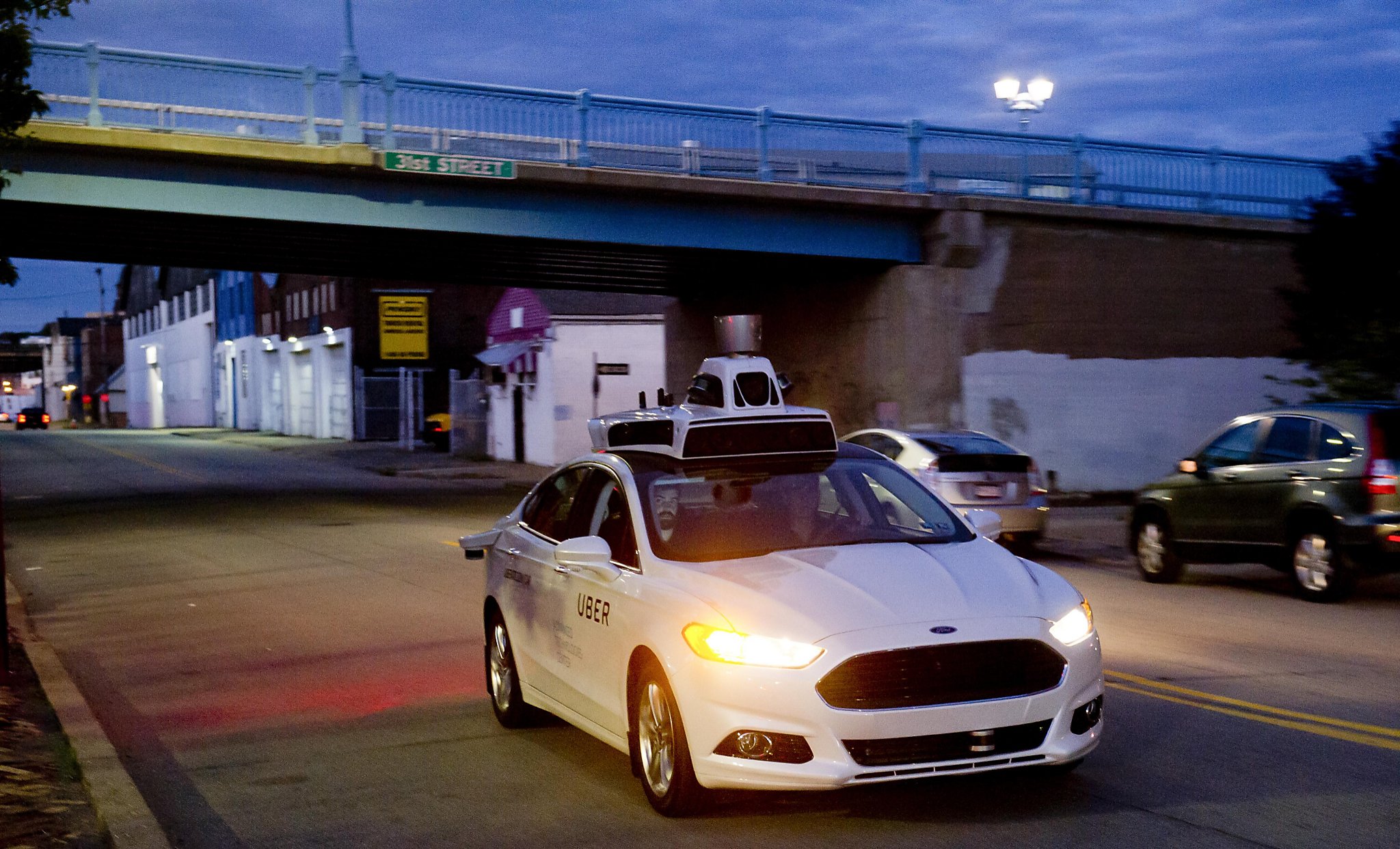 Uber’s robot taxis hit the road in Pittsburgh