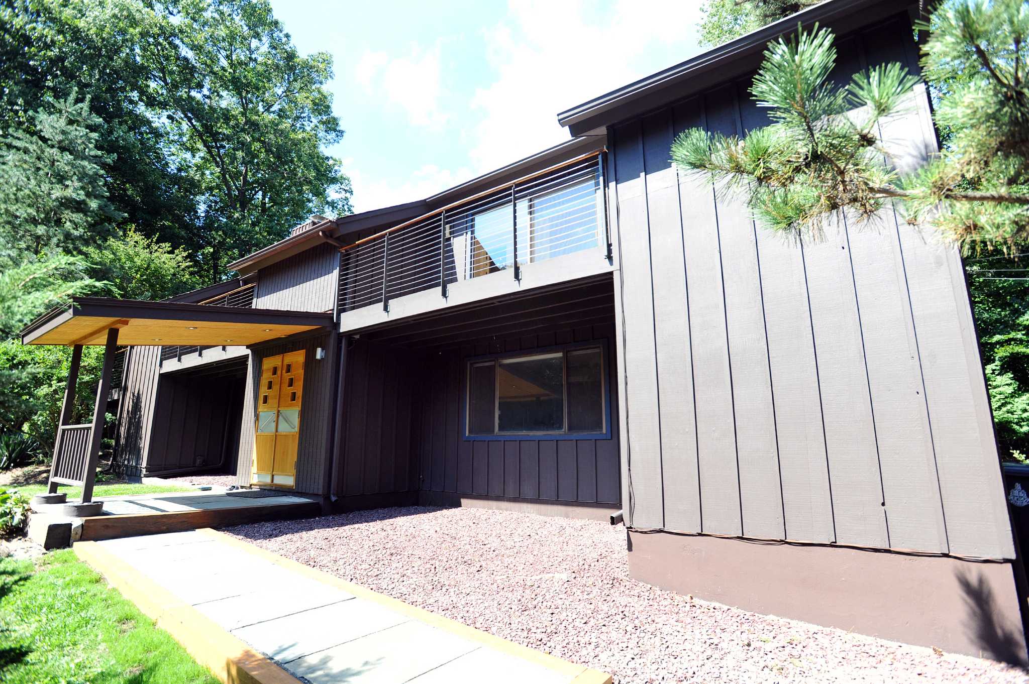 North Stamford home employs nature, inside and out