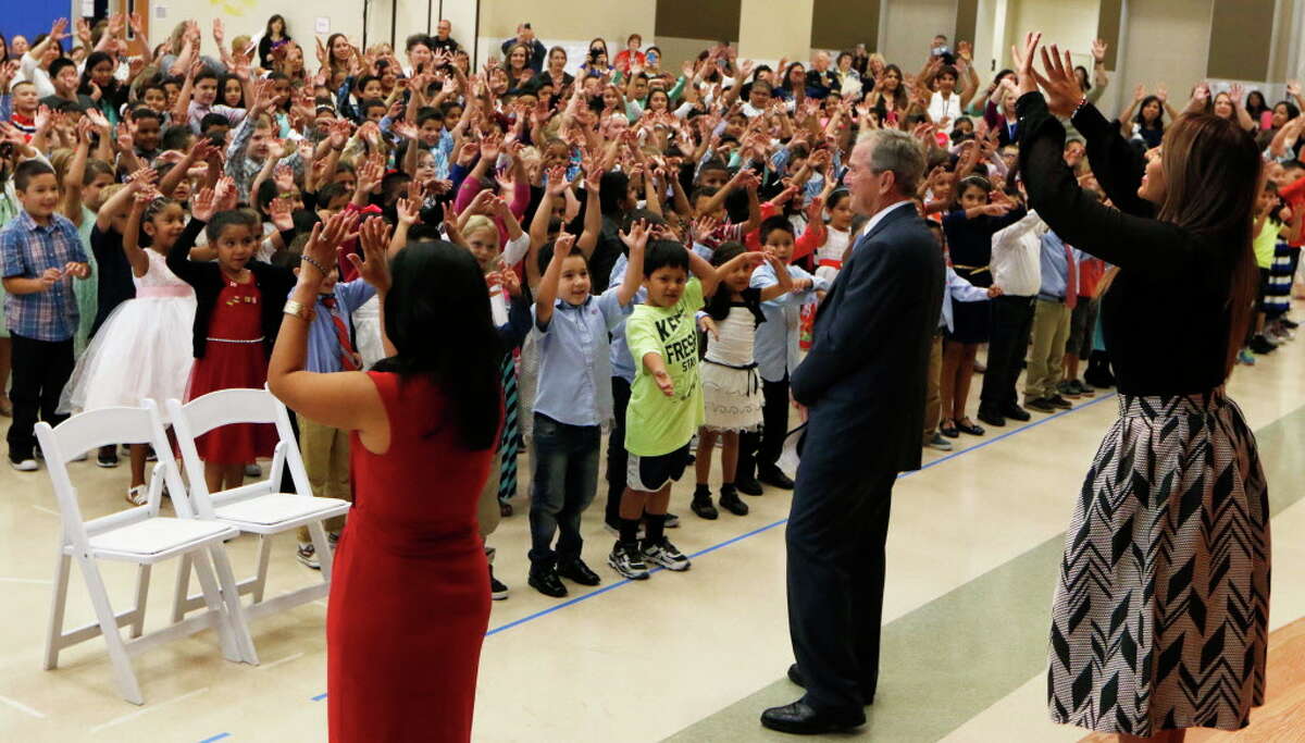 Former President George W. Bush visits the new elementary named after ...