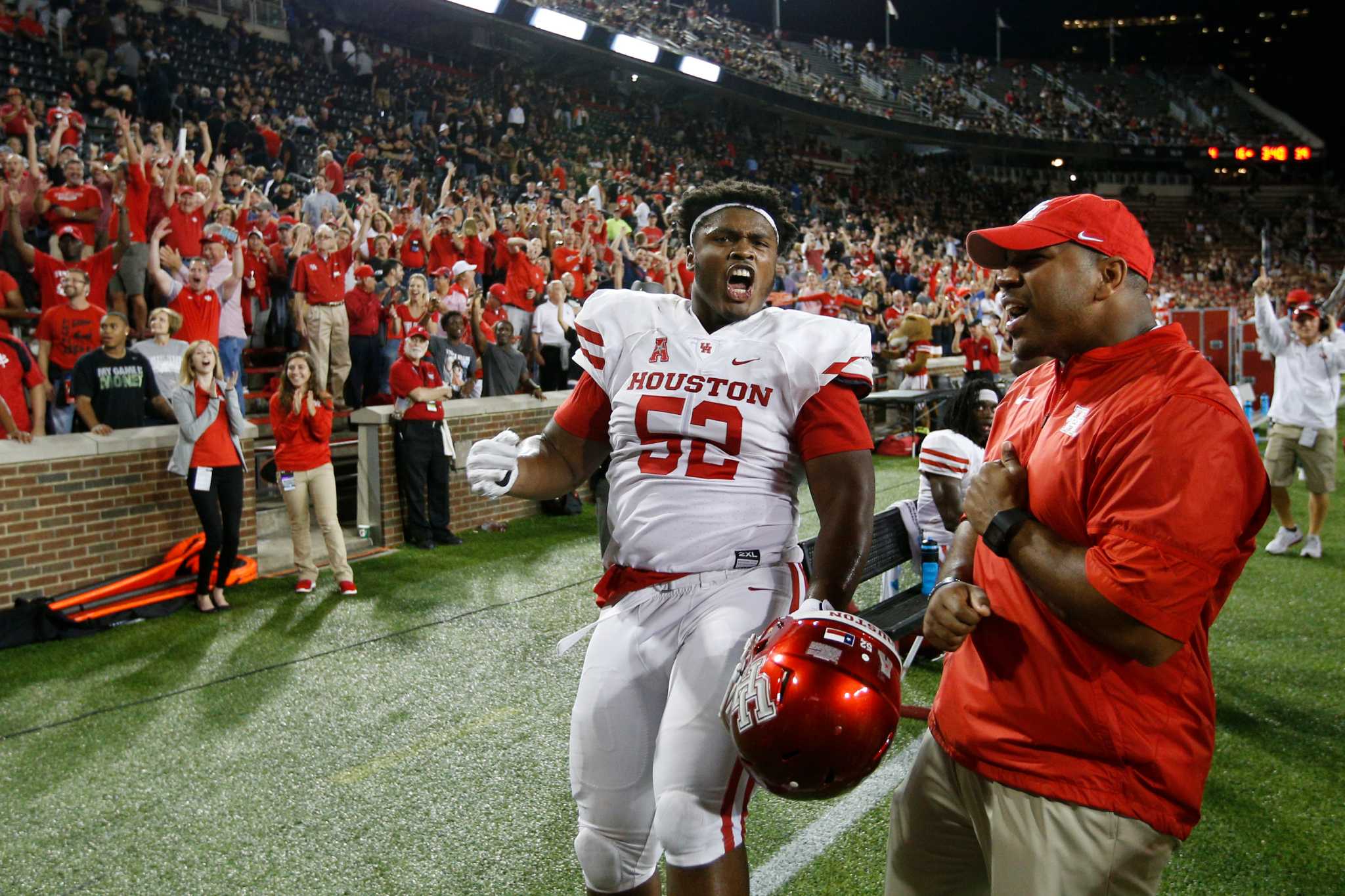 UH defensive lineman Jerard Carter to miss remainder of season