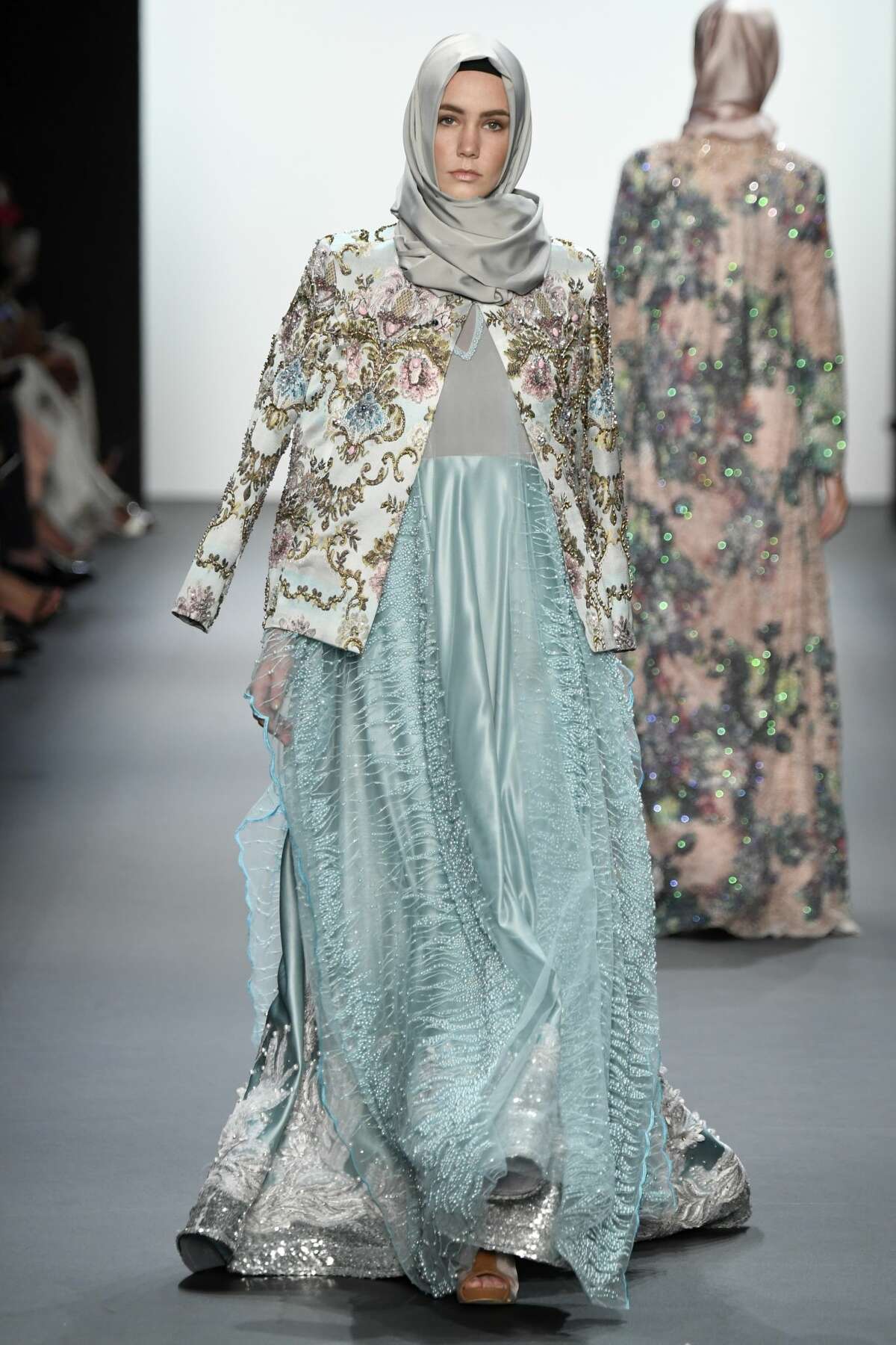 Muslim designer creates amazing hijab fashion for New York Fashion Week