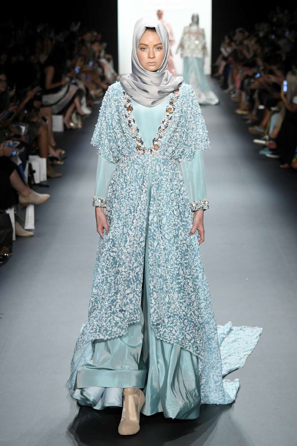 Muslim designer creates amazing hijab fashion for New York Fashion Week