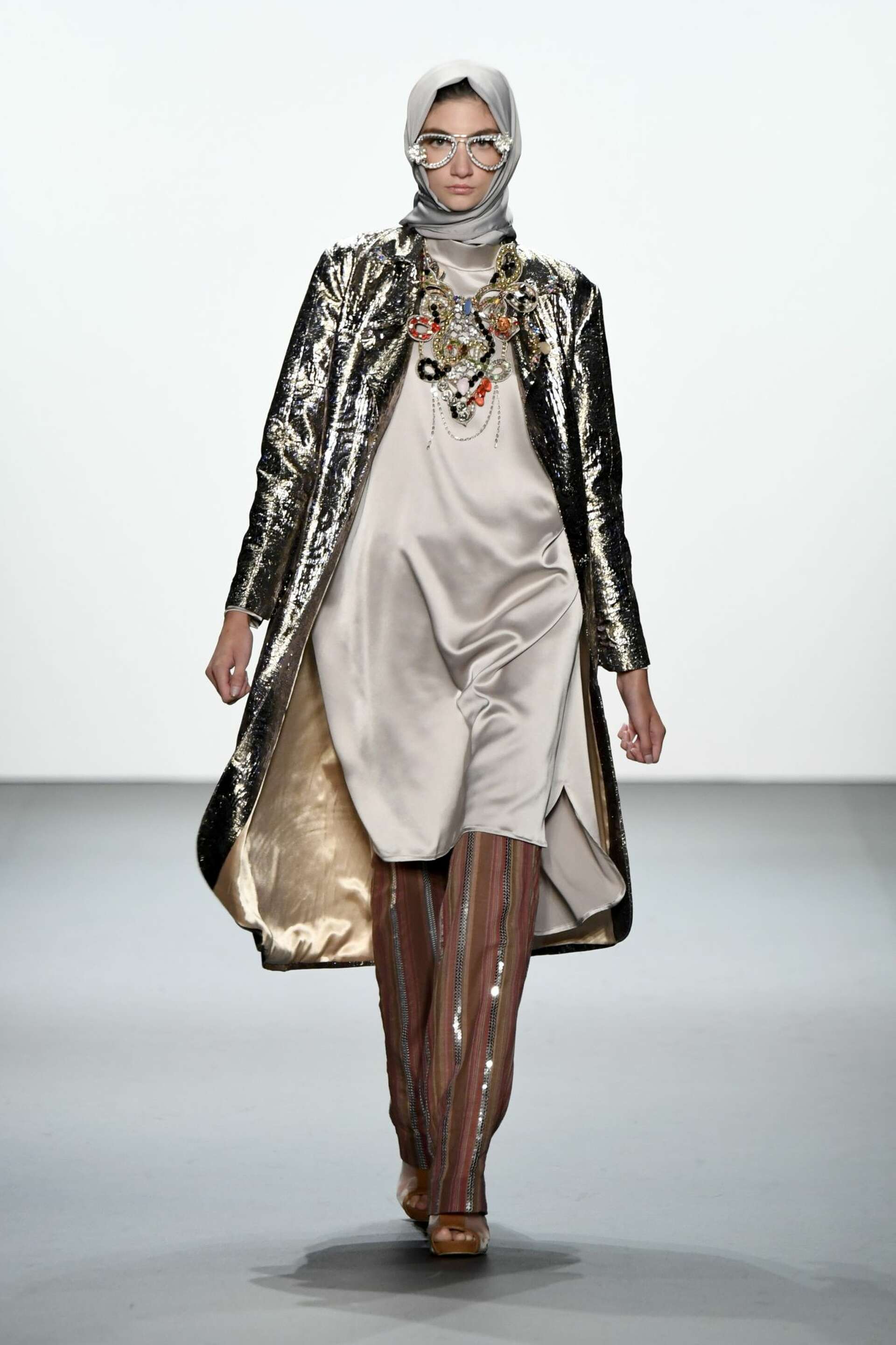 Muslim designer creates amazing hijab fashion for New York Fashion Week