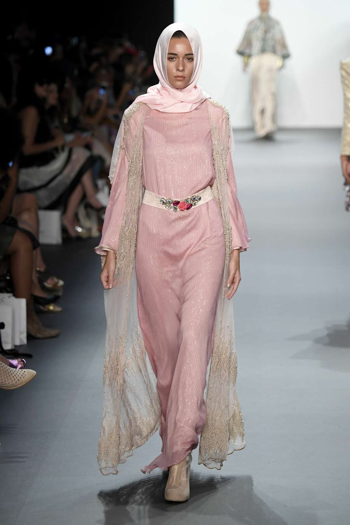 Muslim designer creates amazing hijab fashion for New York Fashion Week