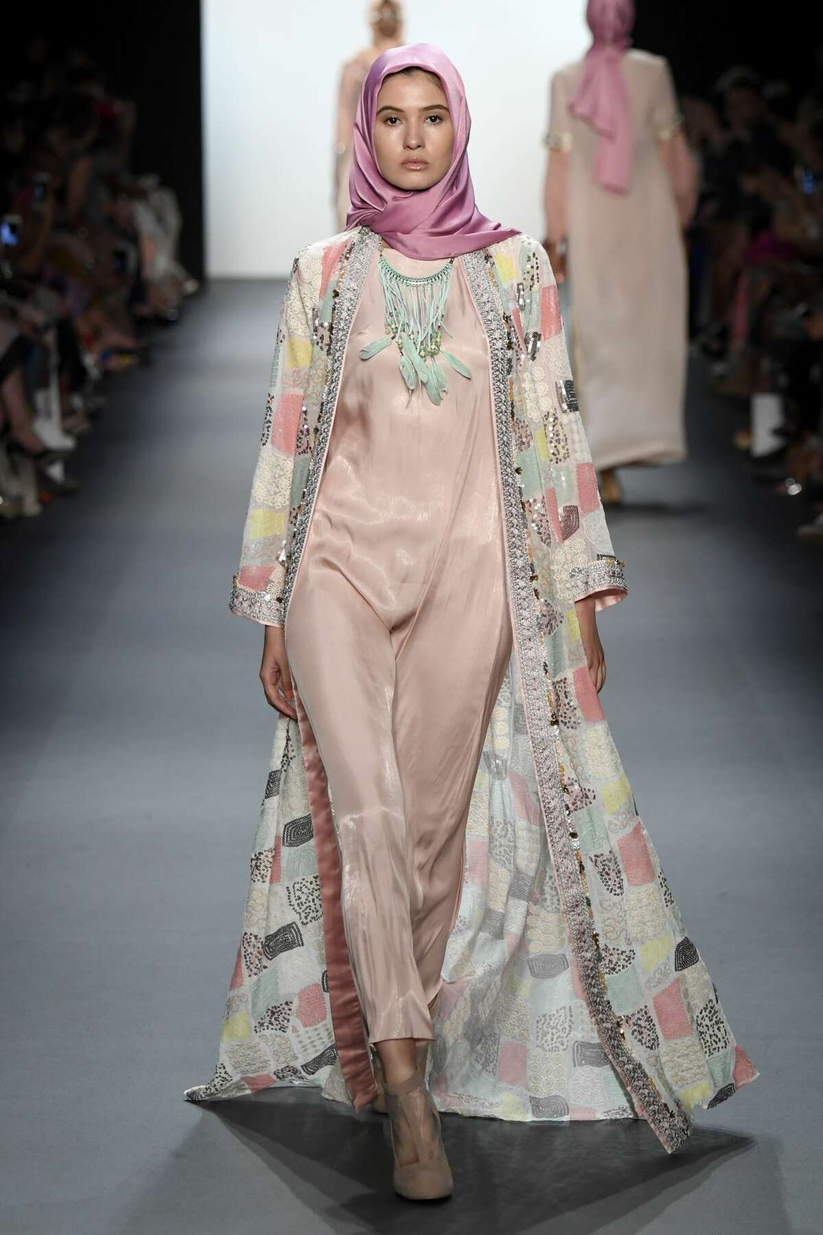 Muslim designer creates amazing hijab fashion for New York Fashion Week