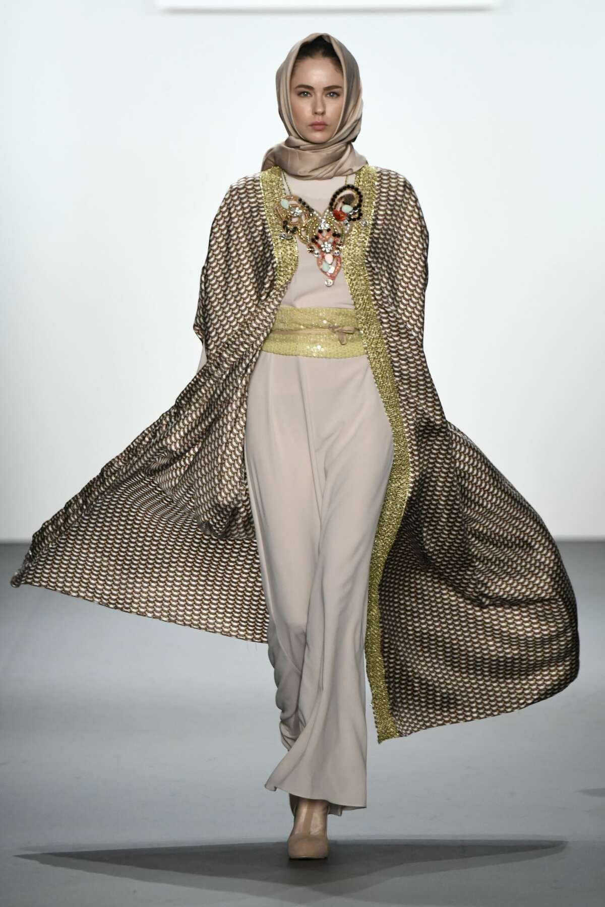 Muslim designer creates amazing hijab fashion for New York Fashion Week