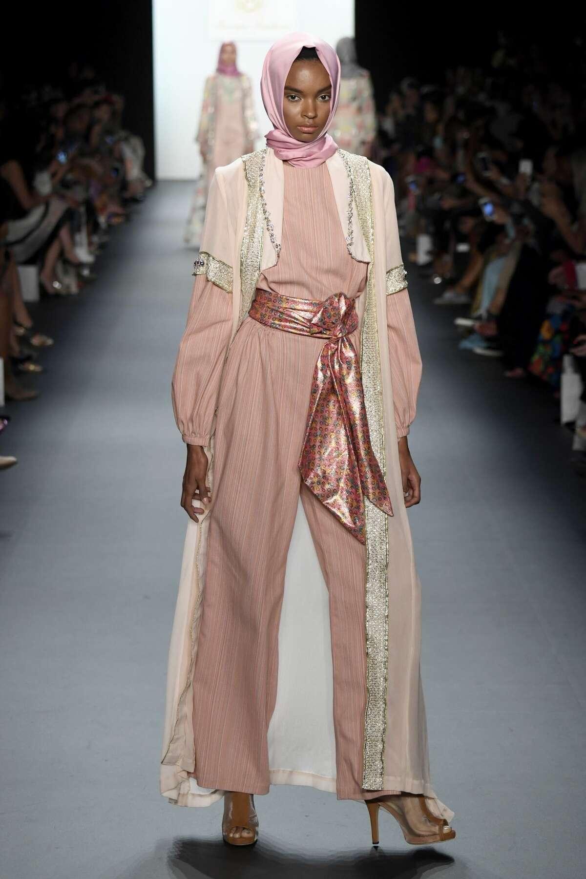 Muslim designer creates amazing hijab fashion for New York Fashion Week