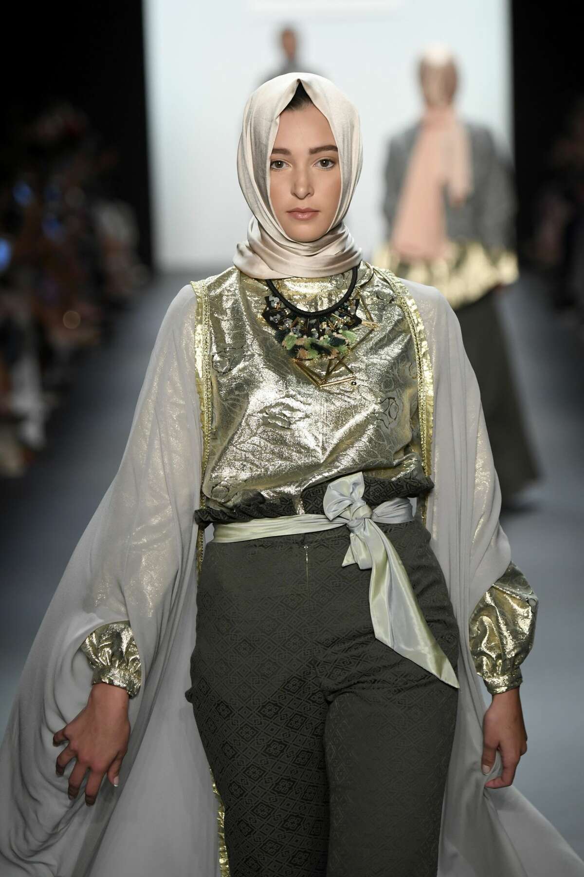 Muslim designer creates amazing hijab fashion for New York Fashion Week