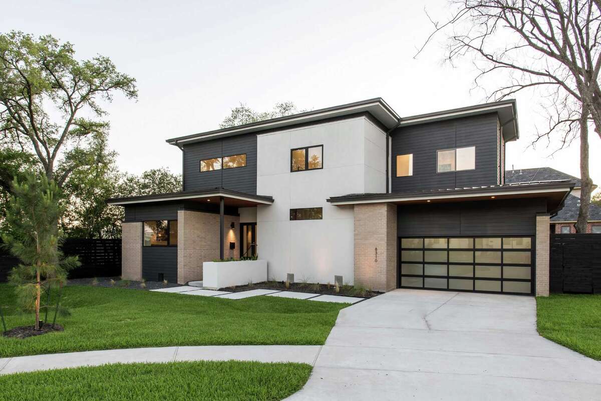 Modern Home Tour features movement's clean, elegant aesthetics