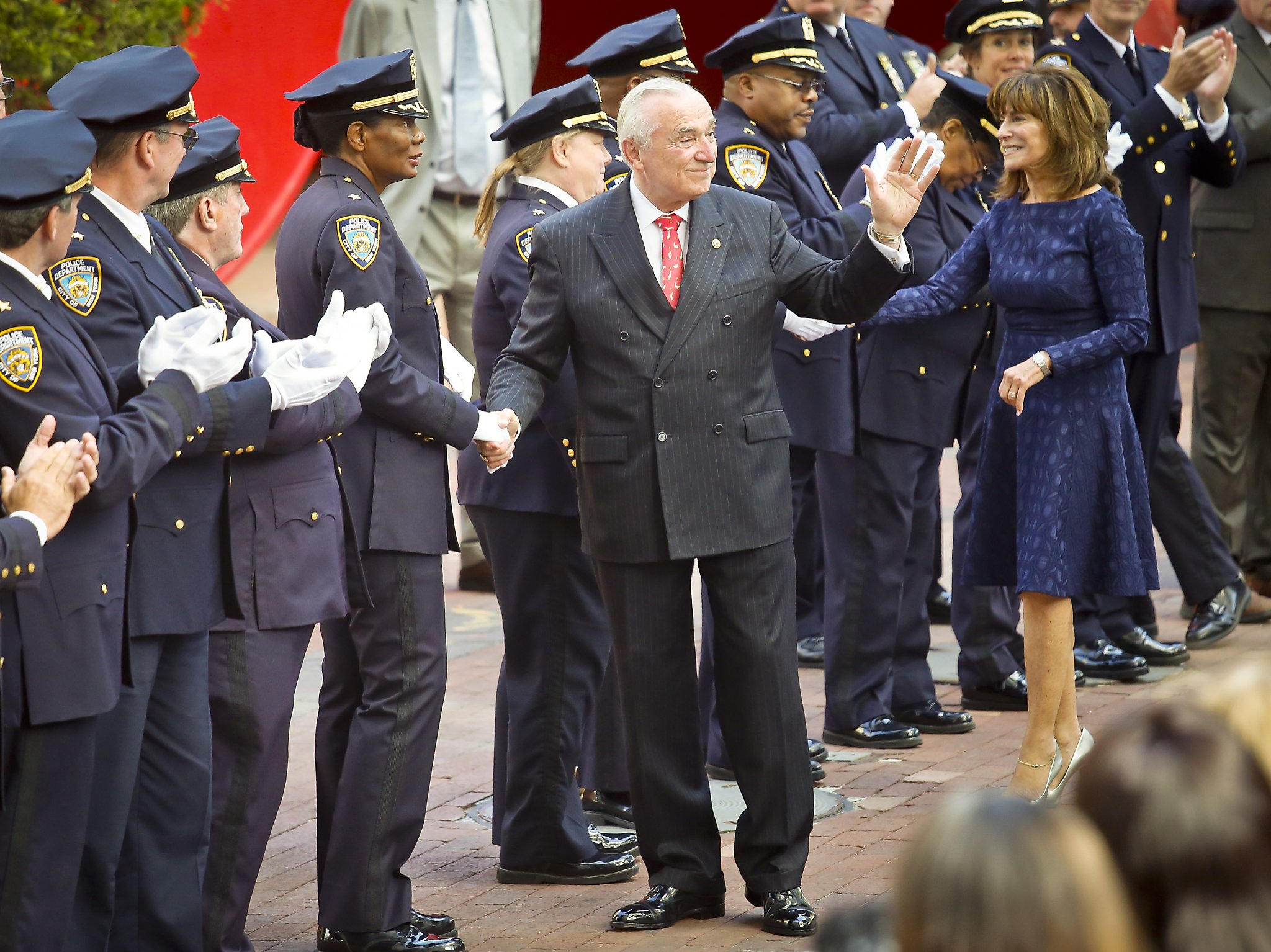 Influential police commissioner retires in New York City
