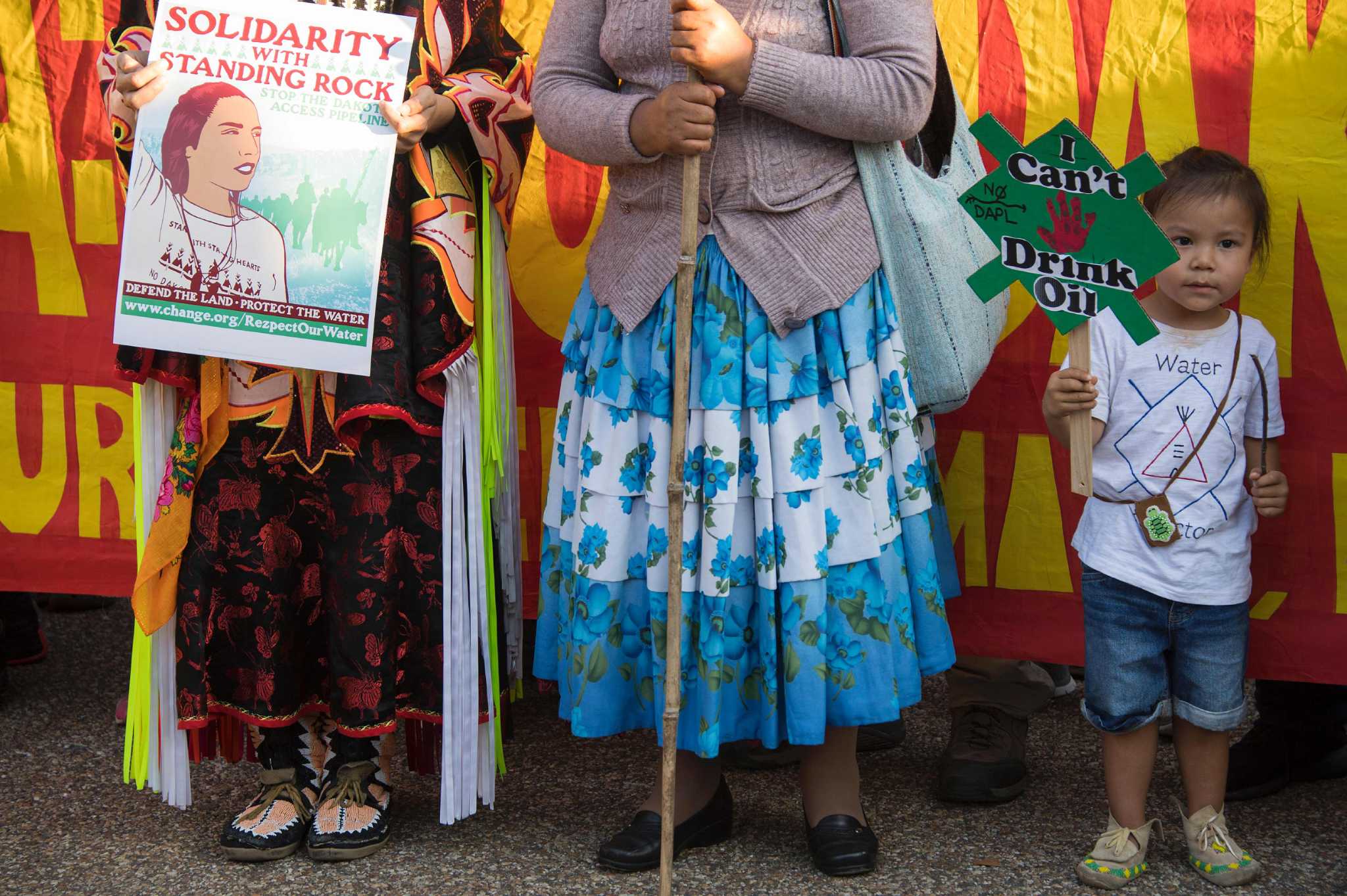 Behind pipeline protests, tension among Native Americans over oil