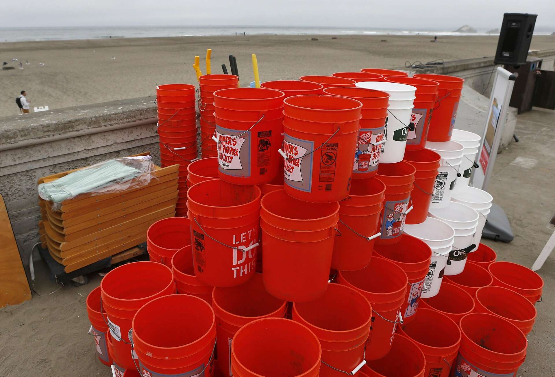 Thousands of volunteers clean up SF’s beaches