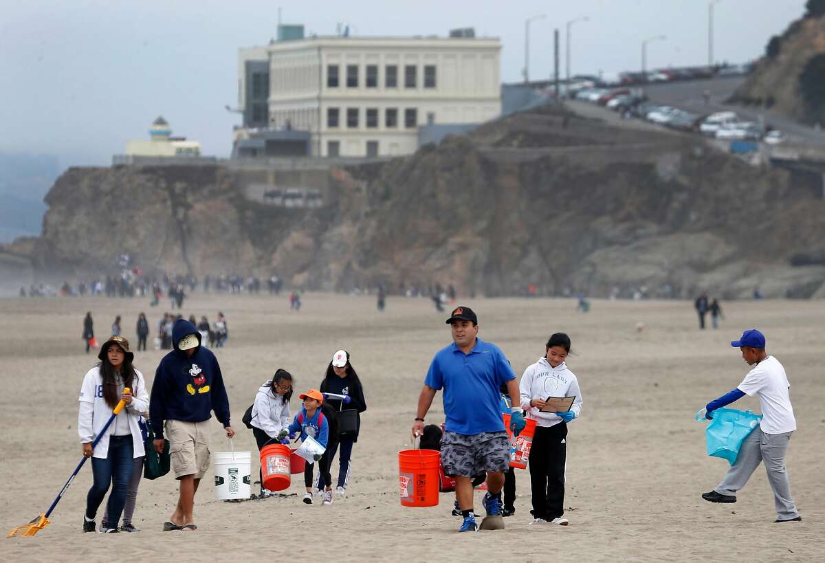 Thousands of volunteers clean up SF's beaches