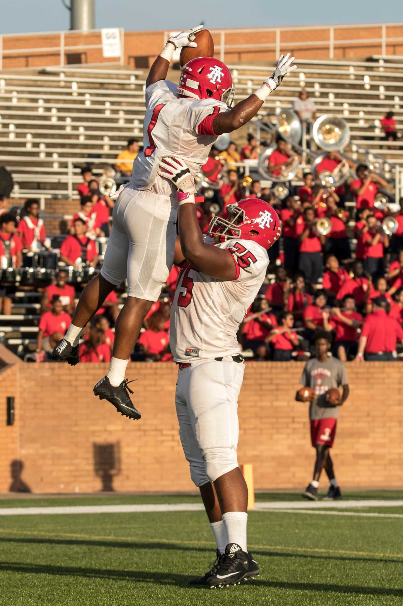 Alief Taylor keeps rolling, stomps Seven Lakes