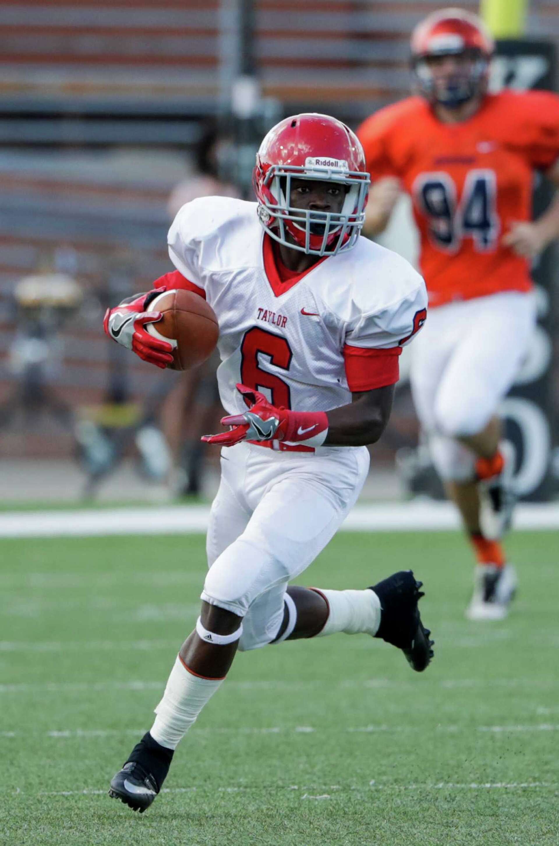 Alief Taylor keeps rolling, stomps Seven Lakes