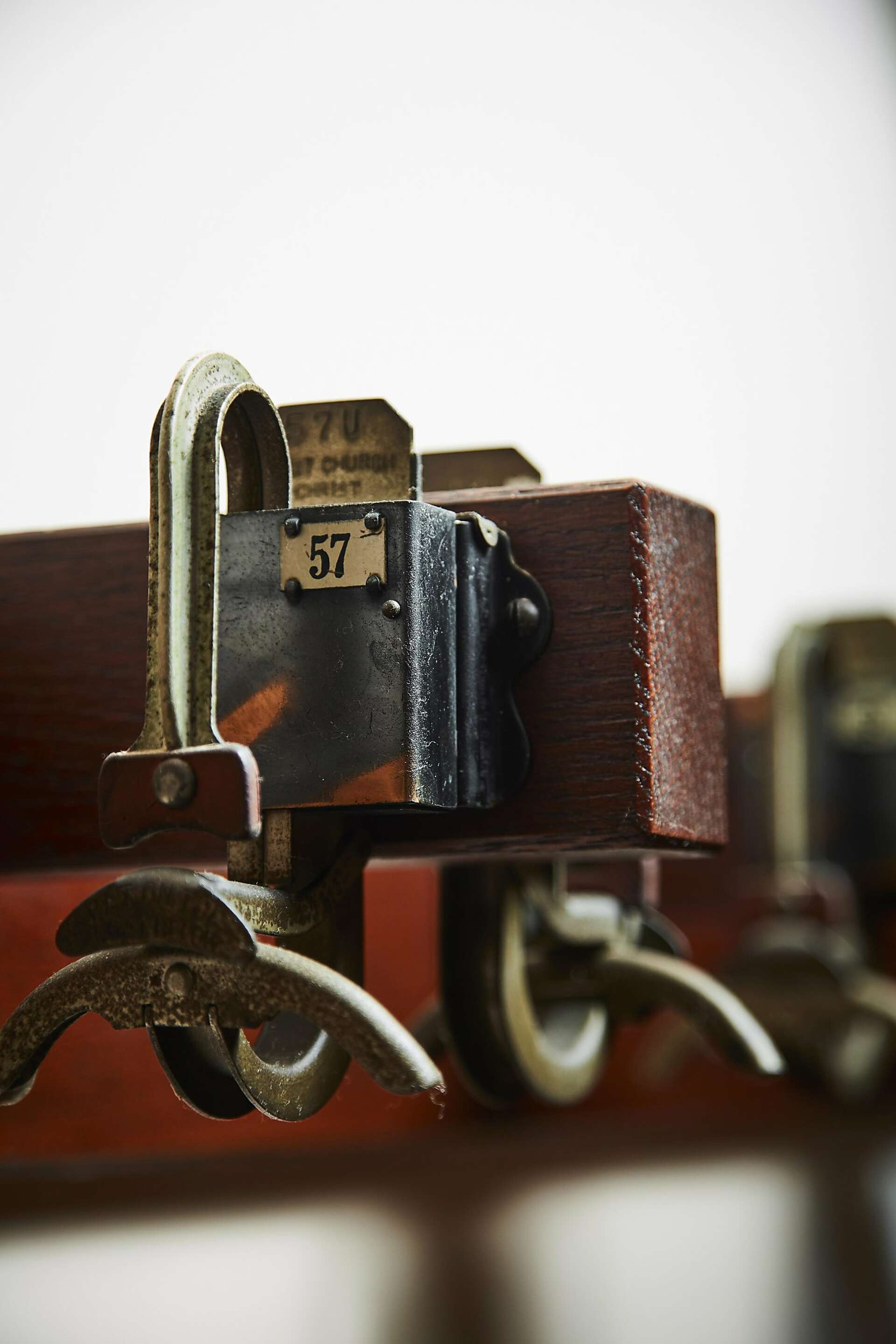 Jeremy’s new Oakland store aims for glorious shopping