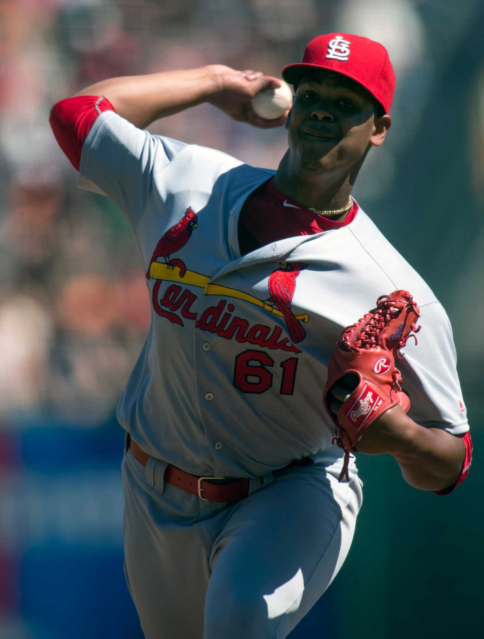 Cardinals gain ground in pursuit of Giants