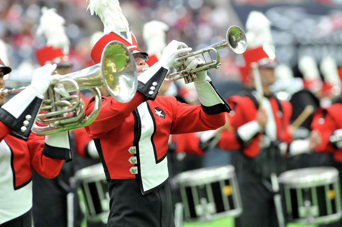 Lamar University band provides halftime entertainment at Texans-Chiefs game