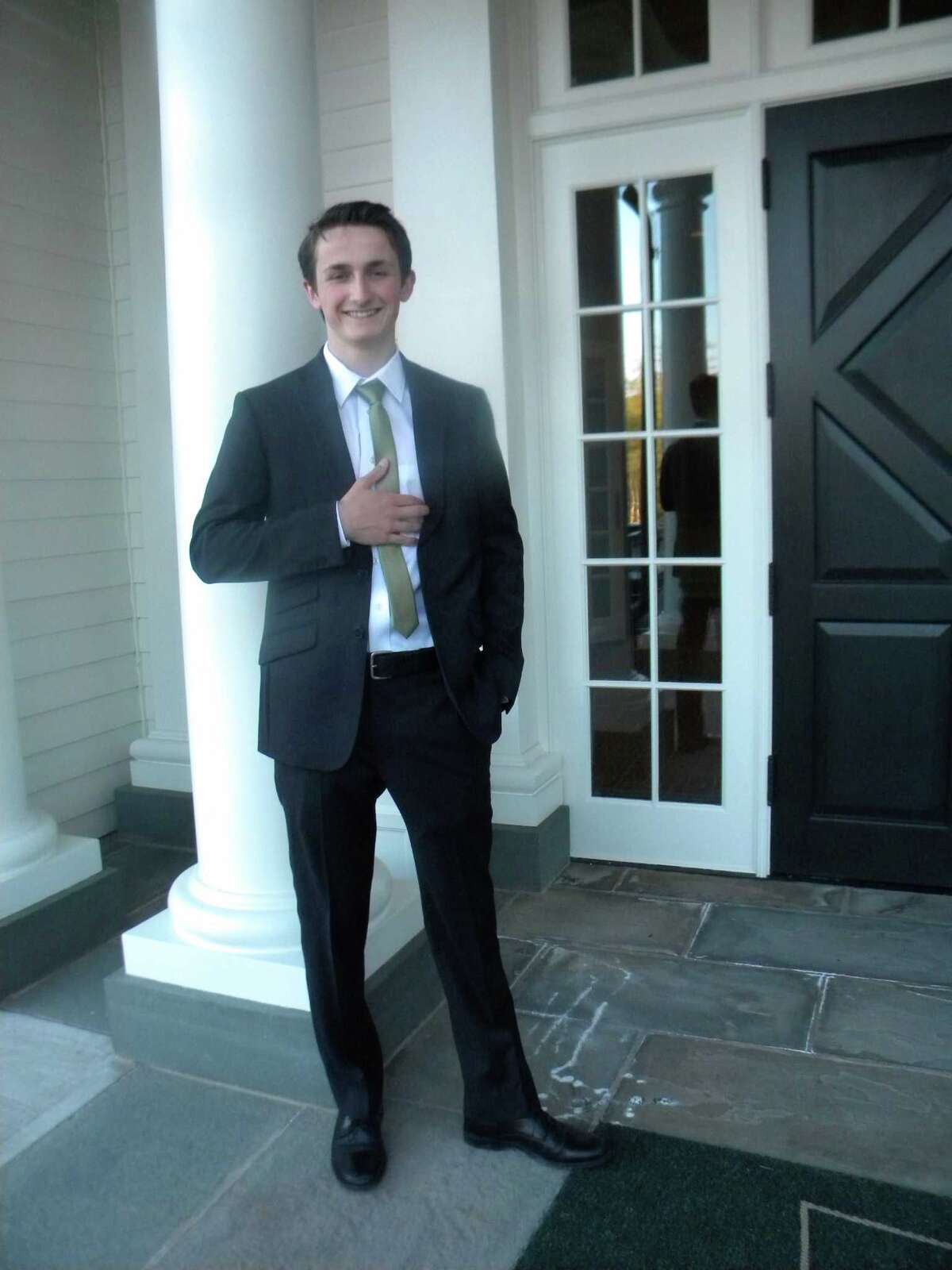 Pianist Alex Beyer opens Bridgeport orchestra’s 71st season at the Klein