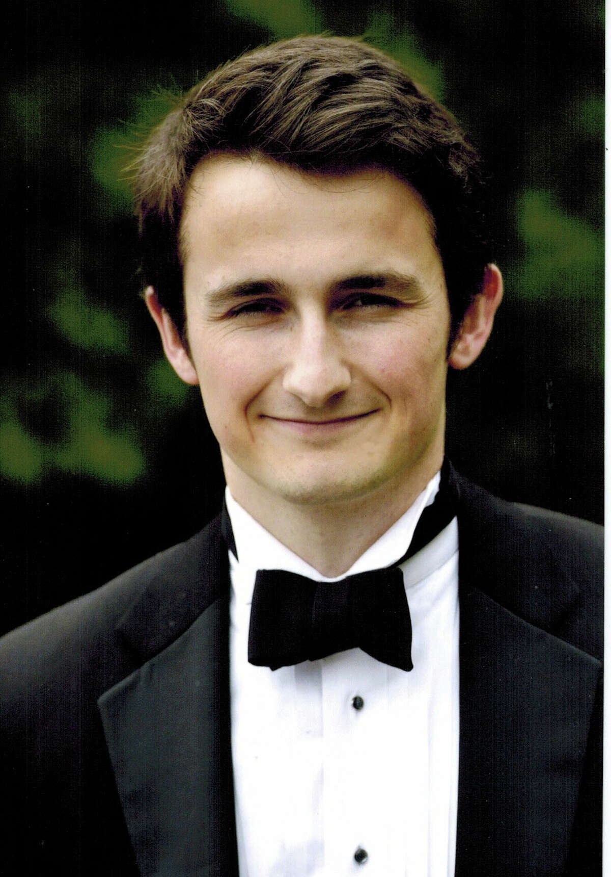 Pianist Alex Beyer opens Bridgeport orchestra’s 71st season at the Klein