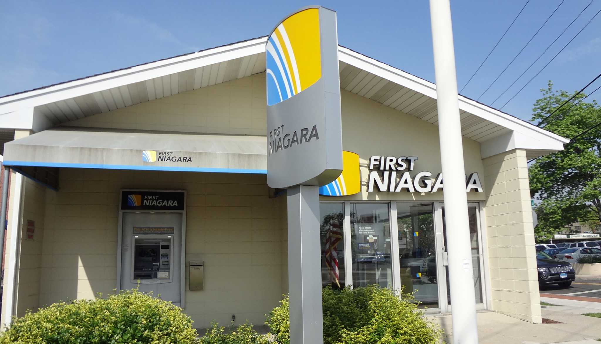 KeyBank sets First Niagara conversion for early October