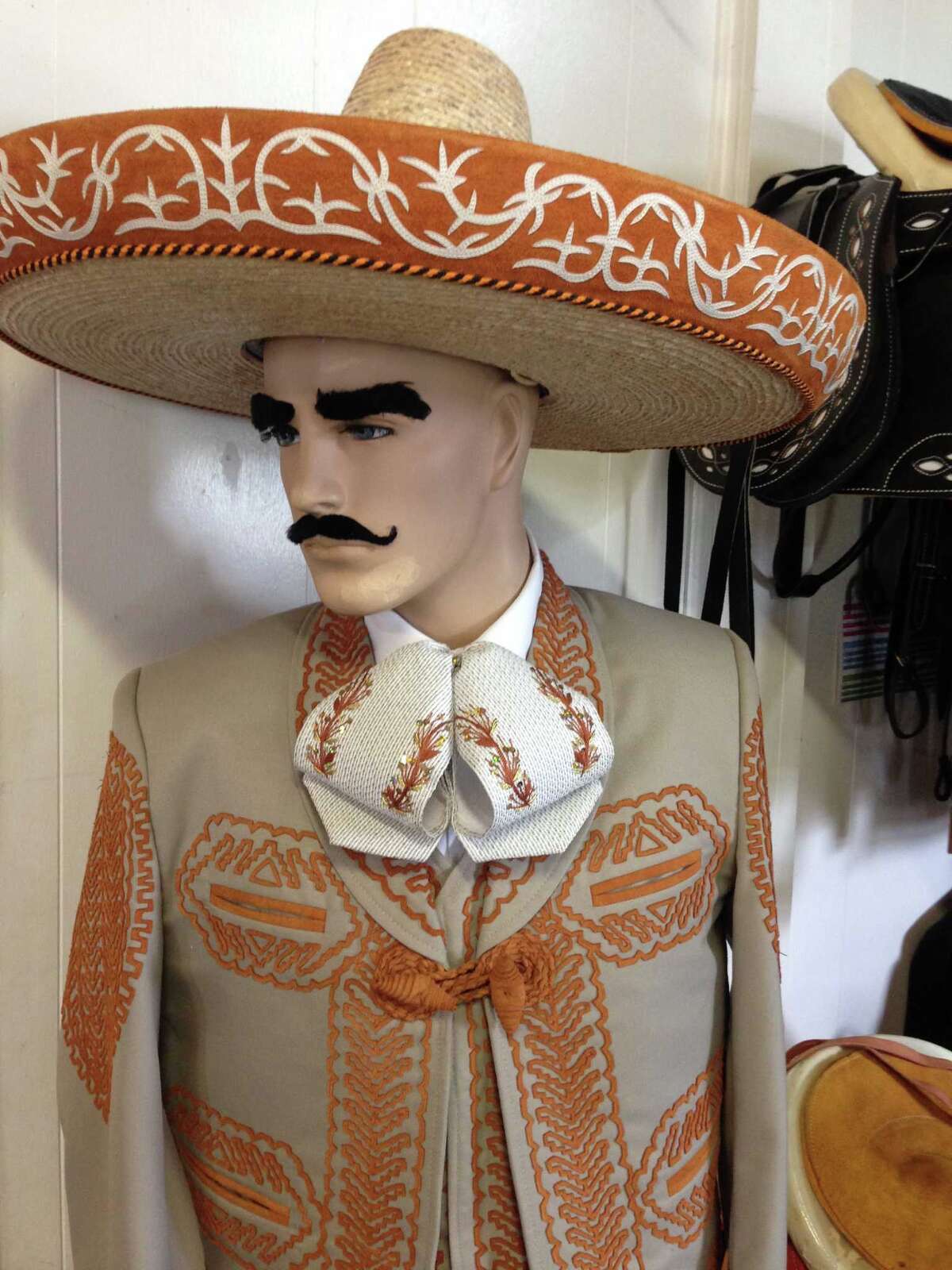 West Side landmark Mariachi Connection celebrating 20 years with ...