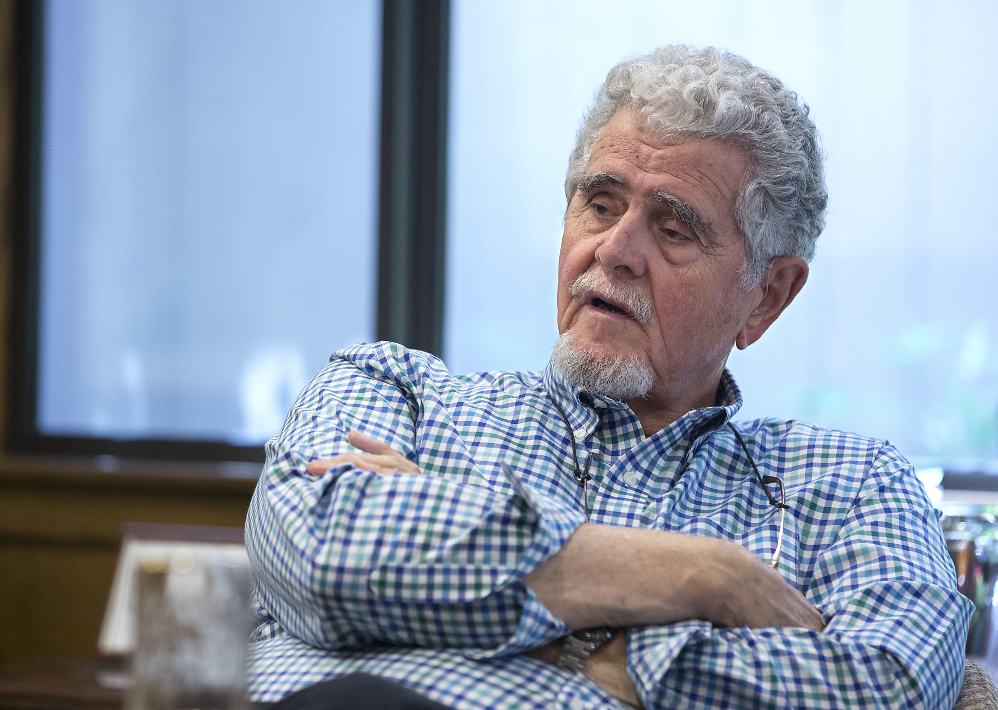 Prop. 227, sí; Prop. 58, no