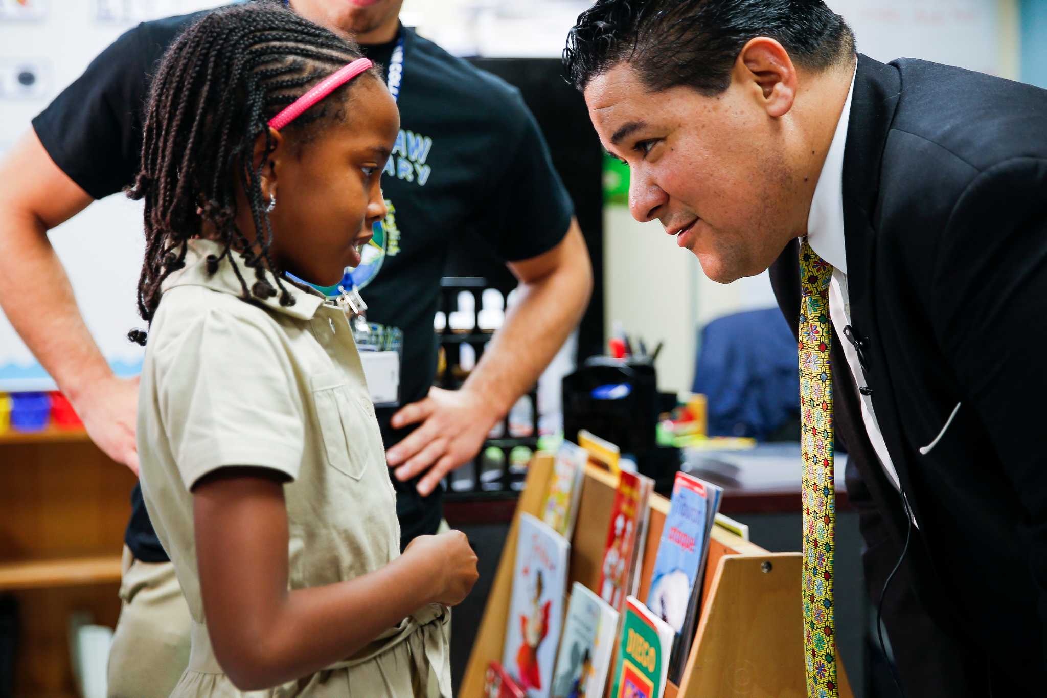 State to HISD officials: Get leadership training or face punishment State to HISD officials: Get leadership training or face punishment