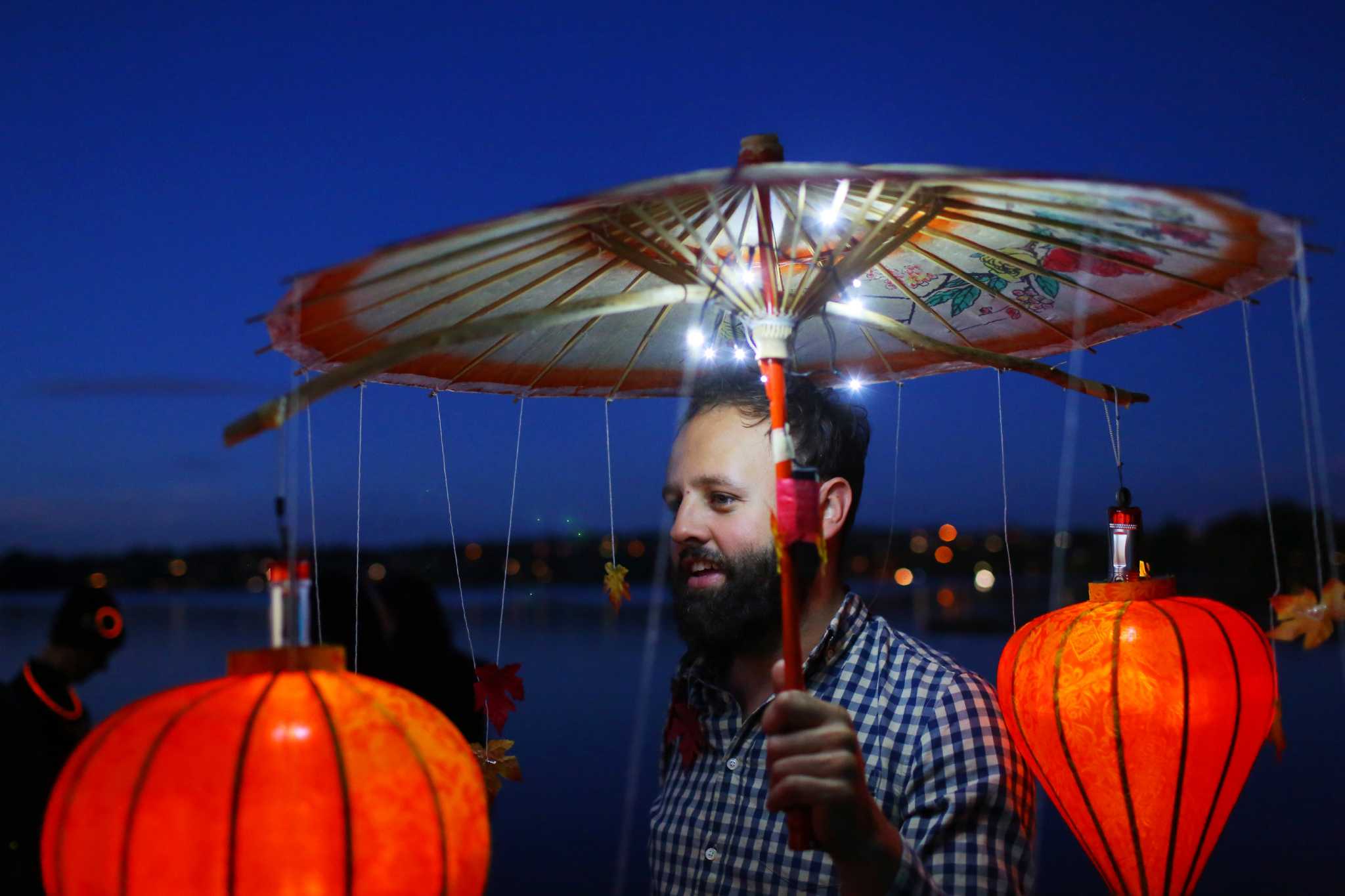 Luminata parade lights up Green Lake