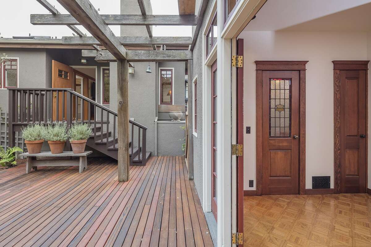 Masterful design defines Berkeley Craftsman