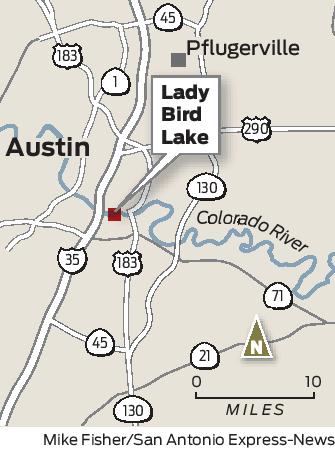 Austin’s Lady Bird Lake offers peaceful paddling paradise