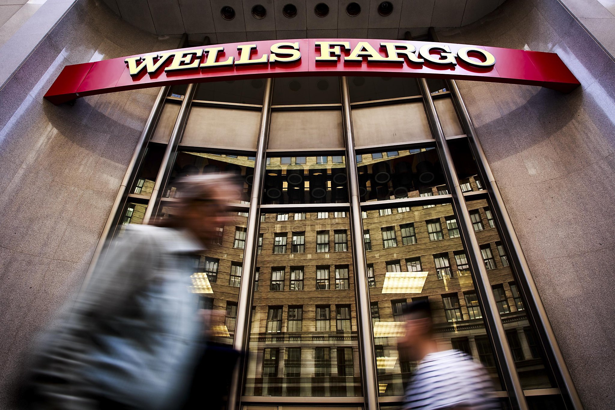 Wells Fargo board should hire a real outside investigator